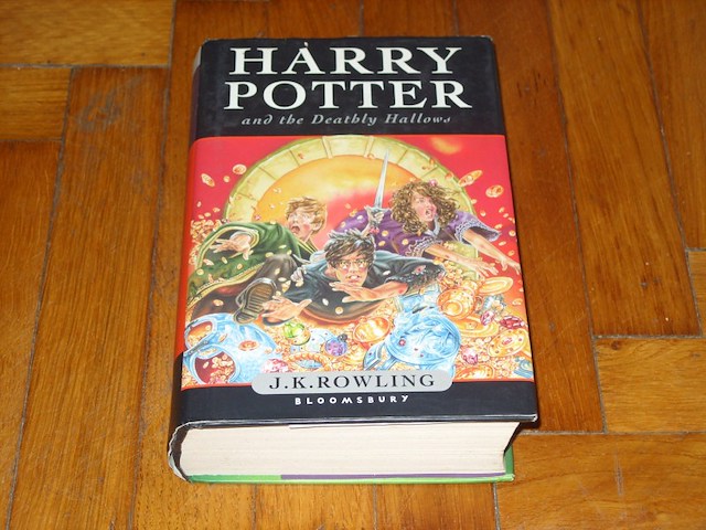 HARRY POTTER AND THE DEATHLY HALLOWS  - J.K. Rowling