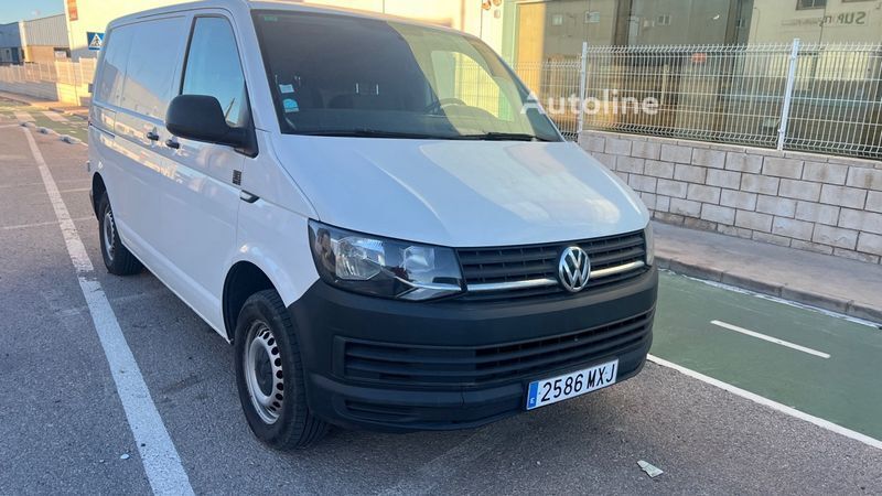 Volkswagen Transporter minibus furgon