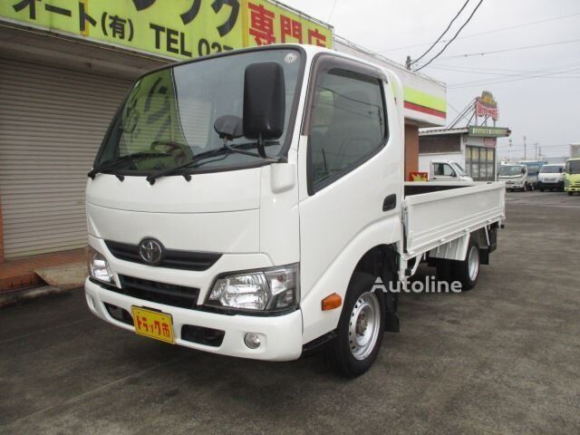 Toyota DYNA kamion s ravnom platformom < 3.5t