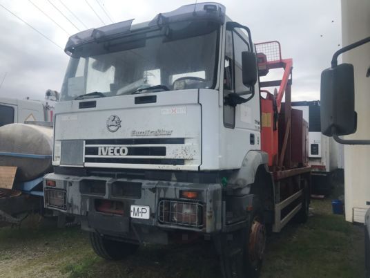 IVECO MP190E30W kamion s ravnom platformom