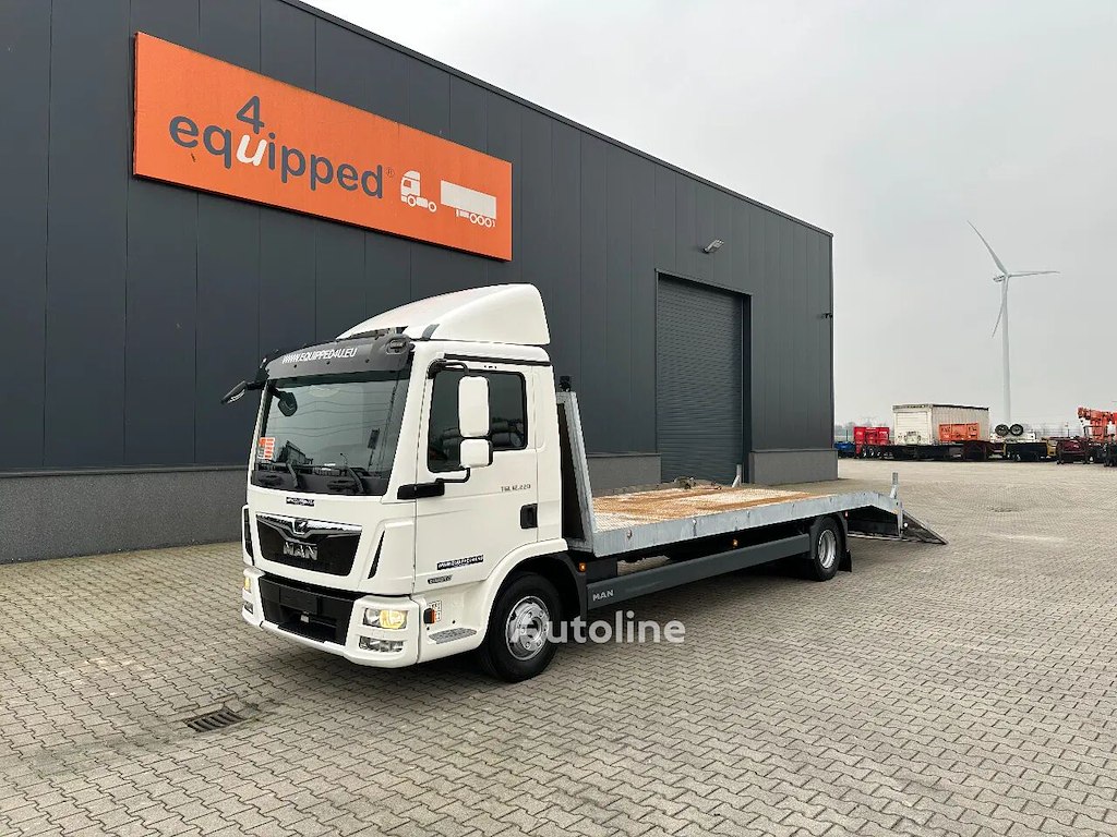 MAN TGL 12.220 TOP: autotransporter with hydraulic ramp, twin tyres kamion s ravnom platformom