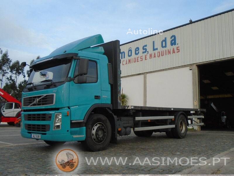 Volvo FM 9 300 kamion s ravnom platformom