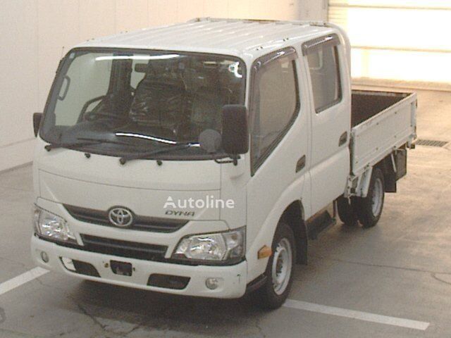 Toyota DYNA kamion s ravnom platformom