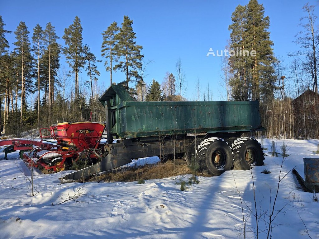 Telivetoinen maansiirtokärry prikolica kiper