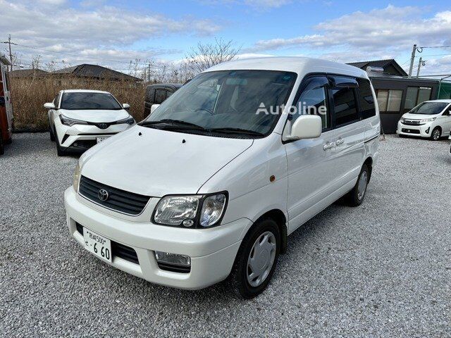 Toyota NOAH putnički minibus