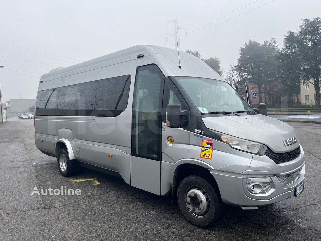 Prodaje se IVECO Daily putnički minibus na aukciji