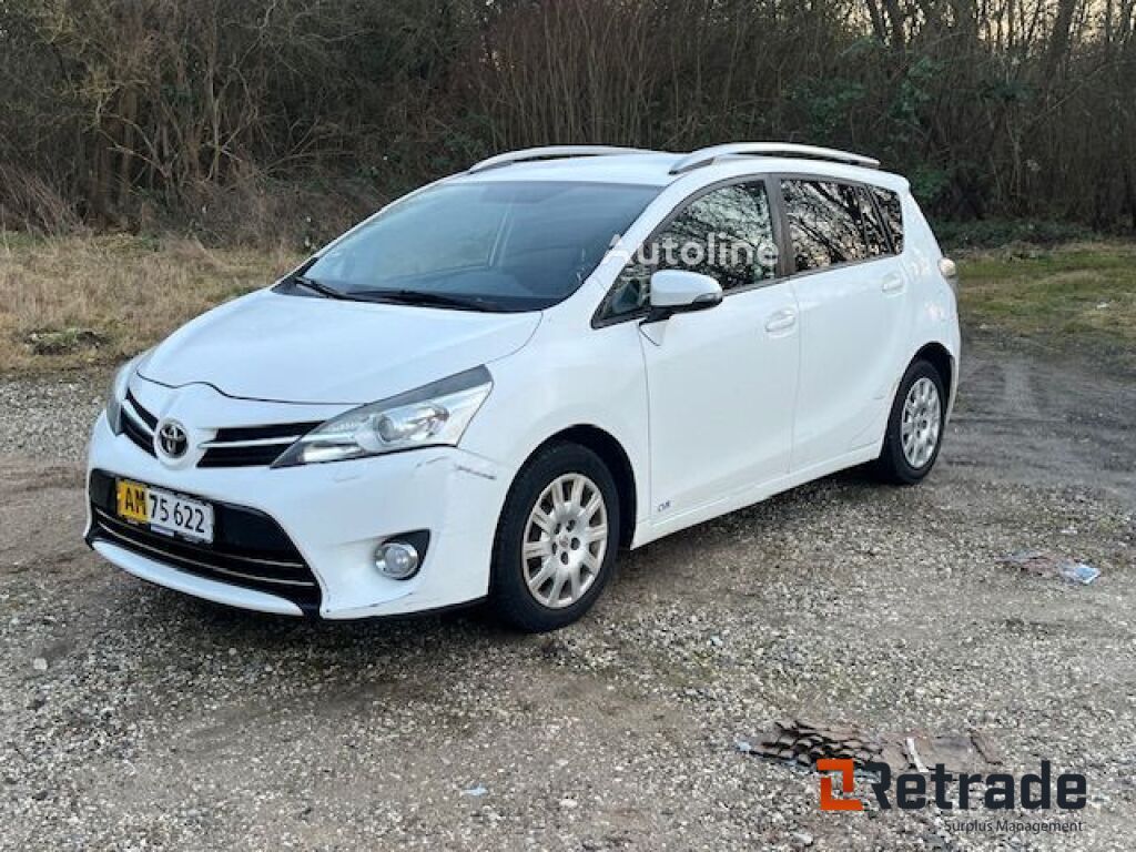 Prodaje se Toyota Verso Sportsvan minivan na aukciji