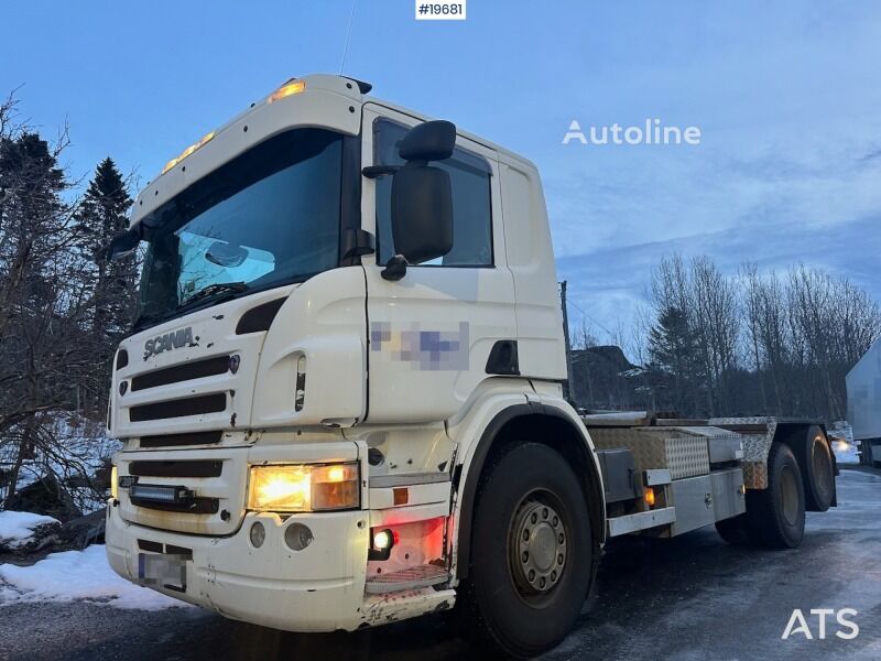 Scania P 380 hook truck w/ 20 t/m hook. WATCH VIDEO kamion rol kiper