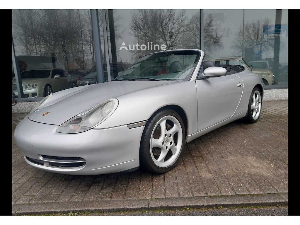 Prodaje se Porsche 996 - 911 Carrera kabriolet na aukciji