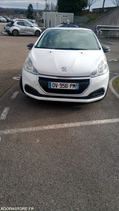 Prodaje se Peugeot 208 hečbek na aukciji