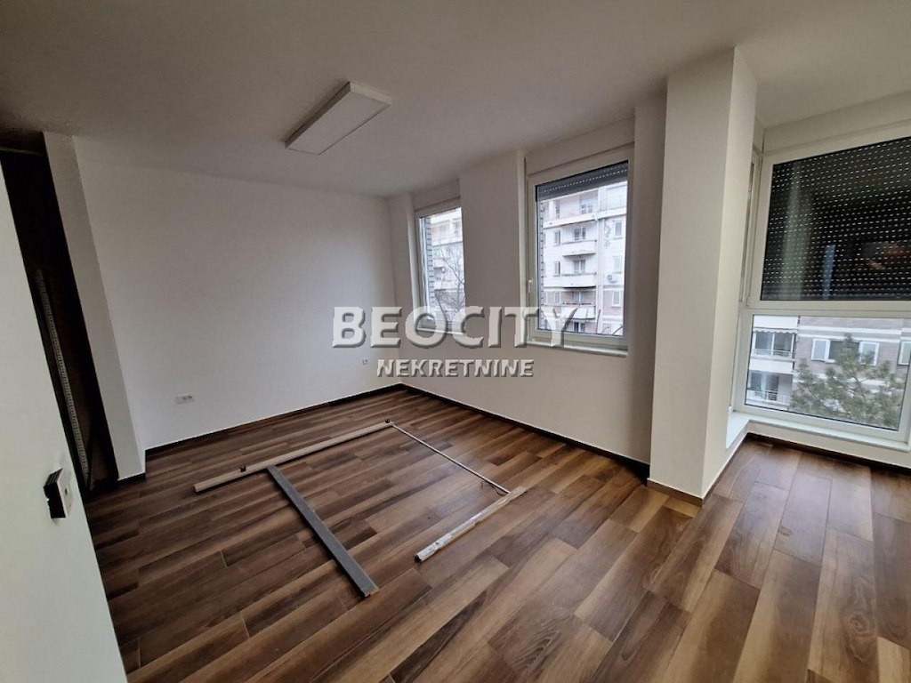 Novi Sad, Centar, Stevana Musića, 4. 0, 100m2, 1100EUR