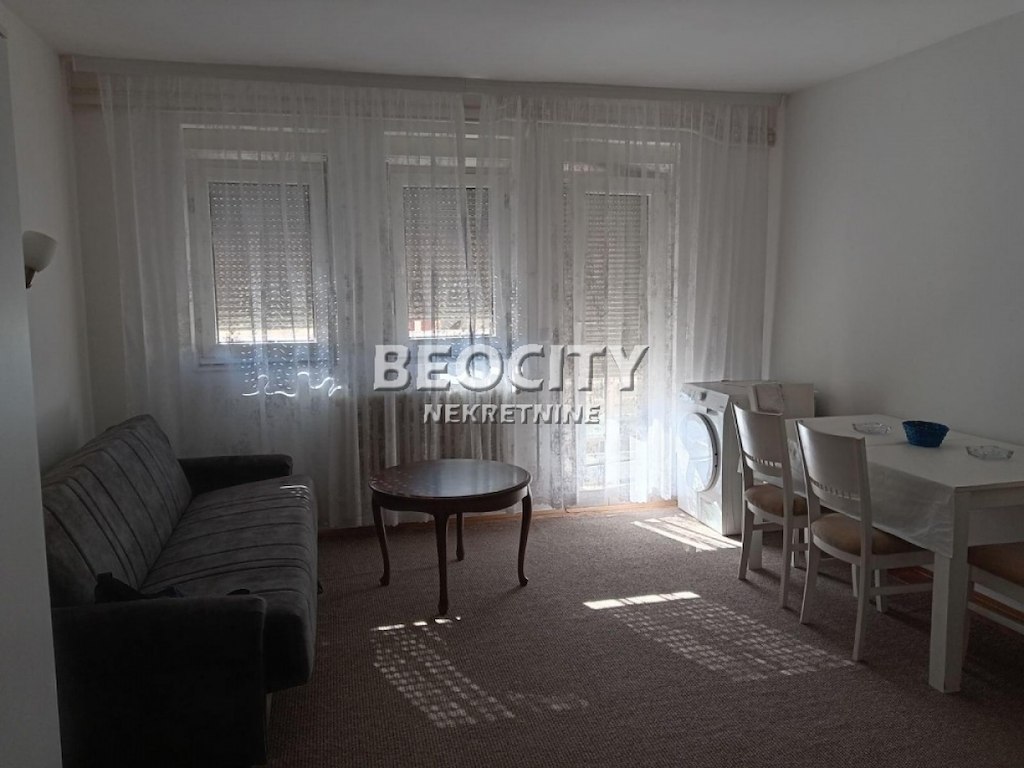 Novi Sad, Centar, Stevana Musića, 0. 5, 31m2, 300EUR