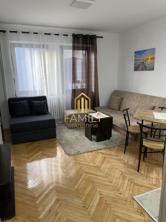 Izdavanje garsonjere, Grbavica, 22m2