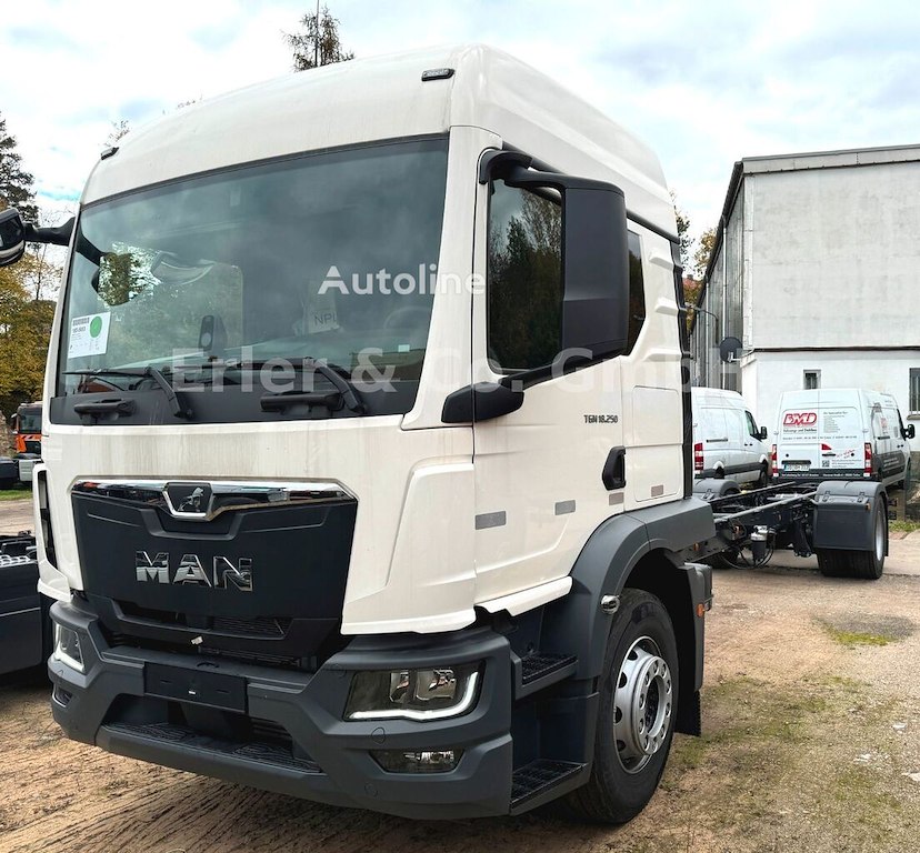 Novi MAN TGM 18.250 kamion s ceradom