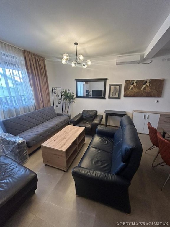 Izdavanje, Stan, 69. 00m2 , Erdoglija