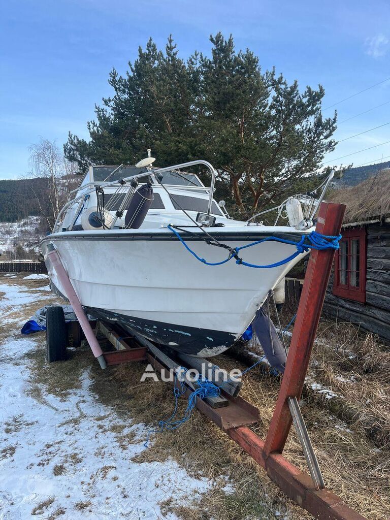 Prodaje se Fjord weekender 24 čamac na aukciji