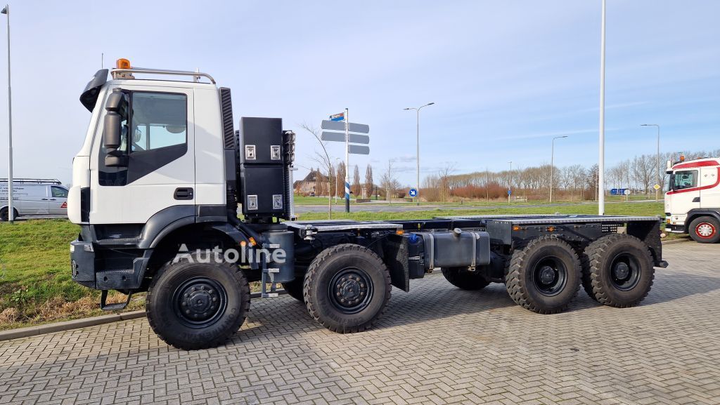 IVECO Trakker 410T45 Iveco Trakker 8x8 20ft container vozilo za prevoz kontejnera