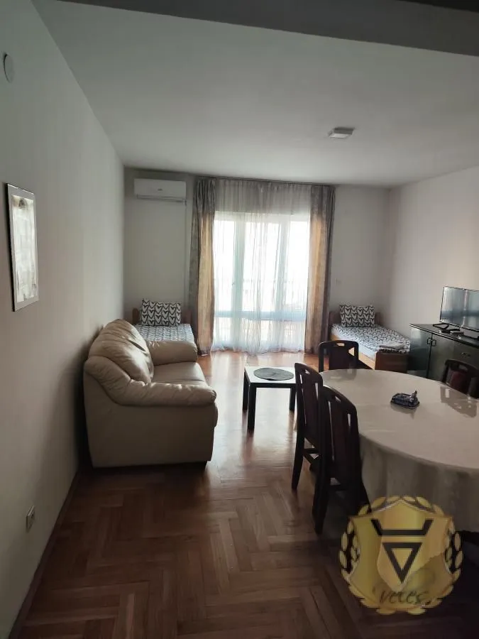 Izdavanje, dvosoban stan, 78m2, Đeram Pijaca, Beograd