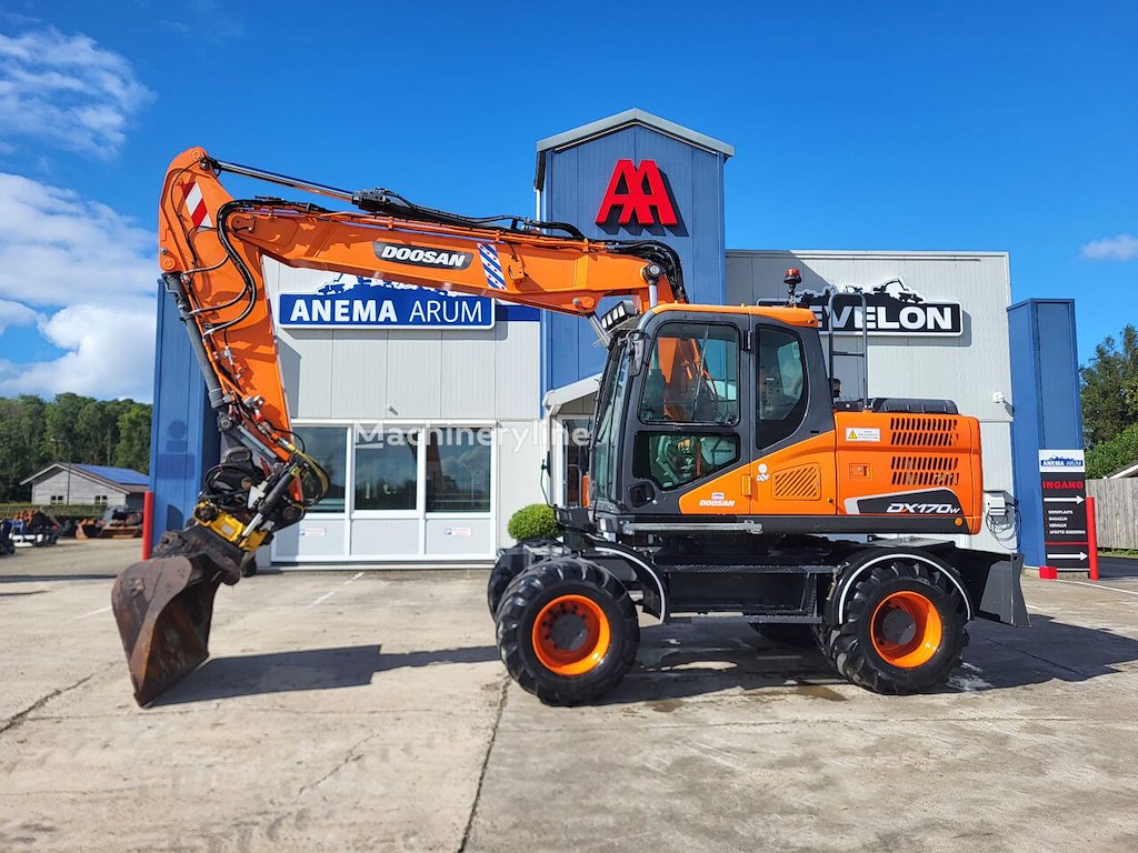 Doosan DX170W-5 bager točkaš