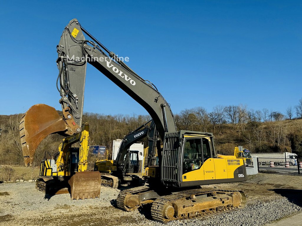 Volvo EC 240 CNL bager guseničar