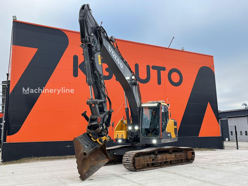 Volvo EC 220 EL 3 D / ROTOTILT / CENTRAL LUBRICATION / AC / WEBASTO bager guseničar