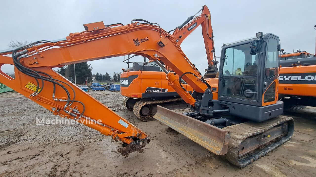 Izdajem Doosan DX85R bager guseničar