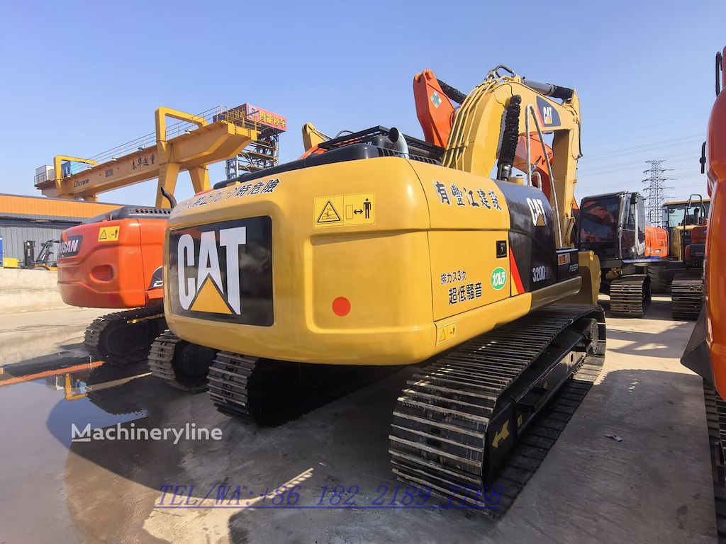 Caterpillar 320D2 bager guseničar