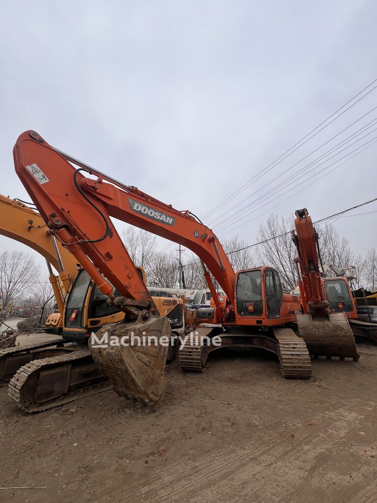 Doosan DX300 bager guseničar