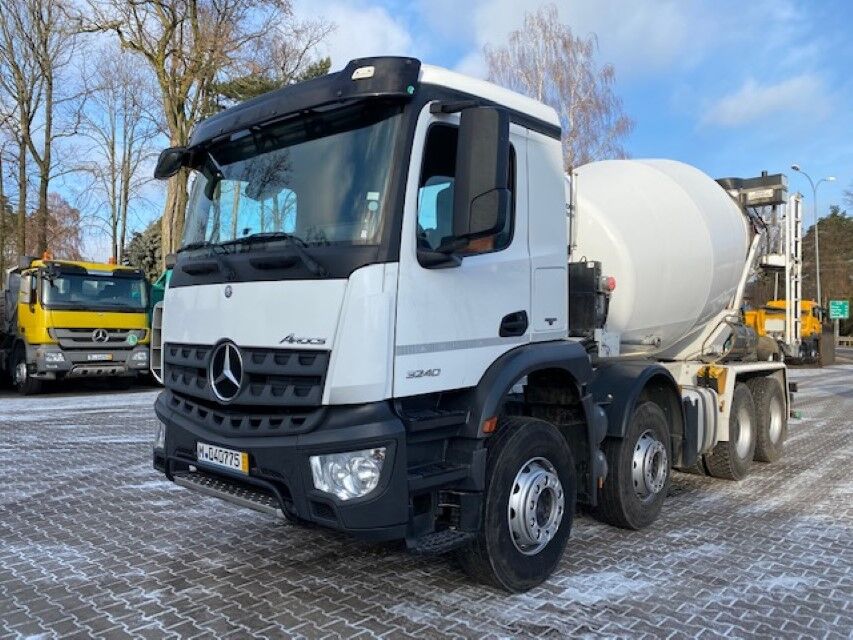 Stetter na šasiji Mercedes-Benz AROCS 3240 kamion s mešalicom za beton