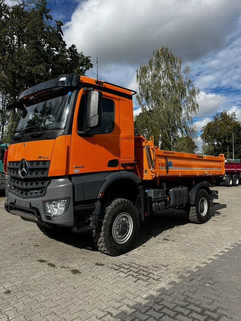 Mercedes-Benz AROCS 1845 kiper