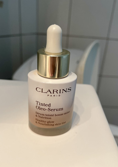 Clarins tinted oleo serum 02,5