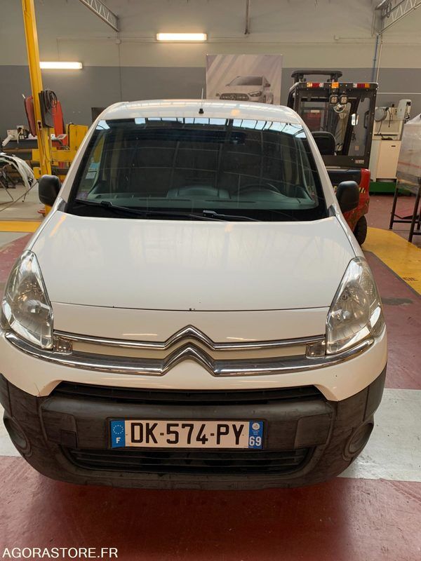 Prodaje se Citroen BERLINGO laki furgon na aukciji