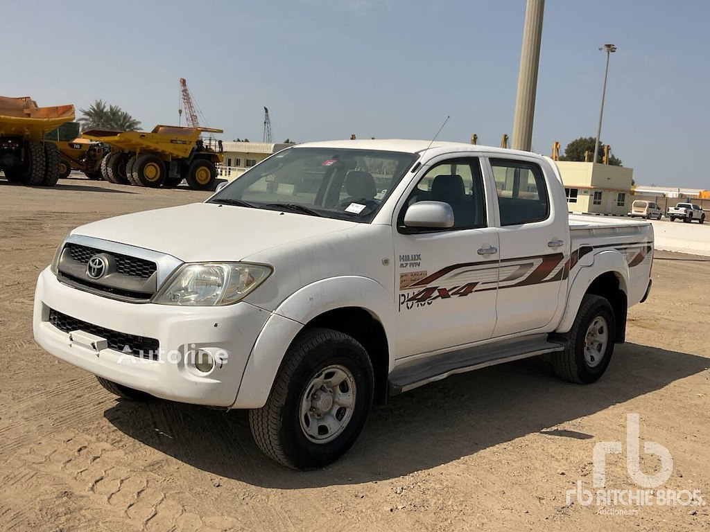 Prodaje se Toyota HILUX 4x4 Crew Cab pikap na aukciji