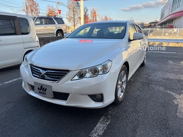 Toyota MARK X sedan