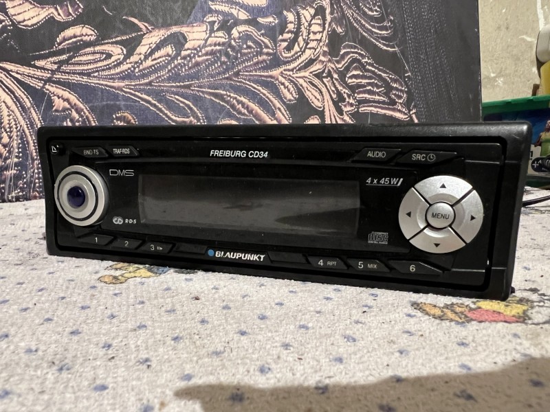 Auto radio BLAUPUNKT,model Freiburg CD34