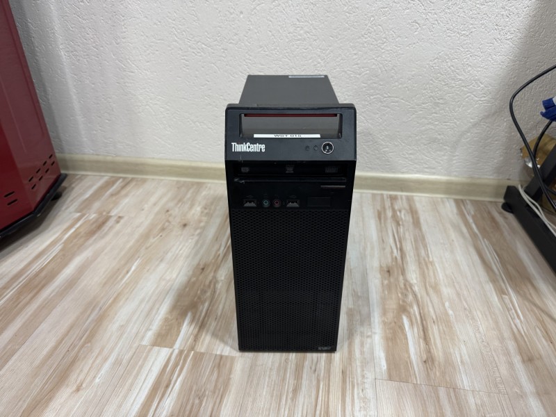 Lenovo ThinkCentre WST 015 - odlično kućište