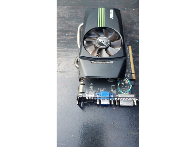 ASUS GTS 450 1Gb DDR5