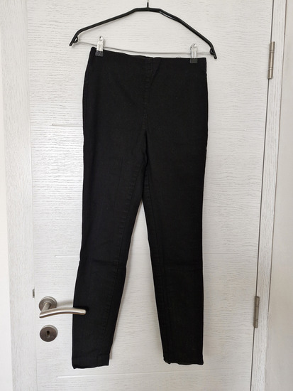 NOVO-H&M skinny slim crne farmerke-pantalone