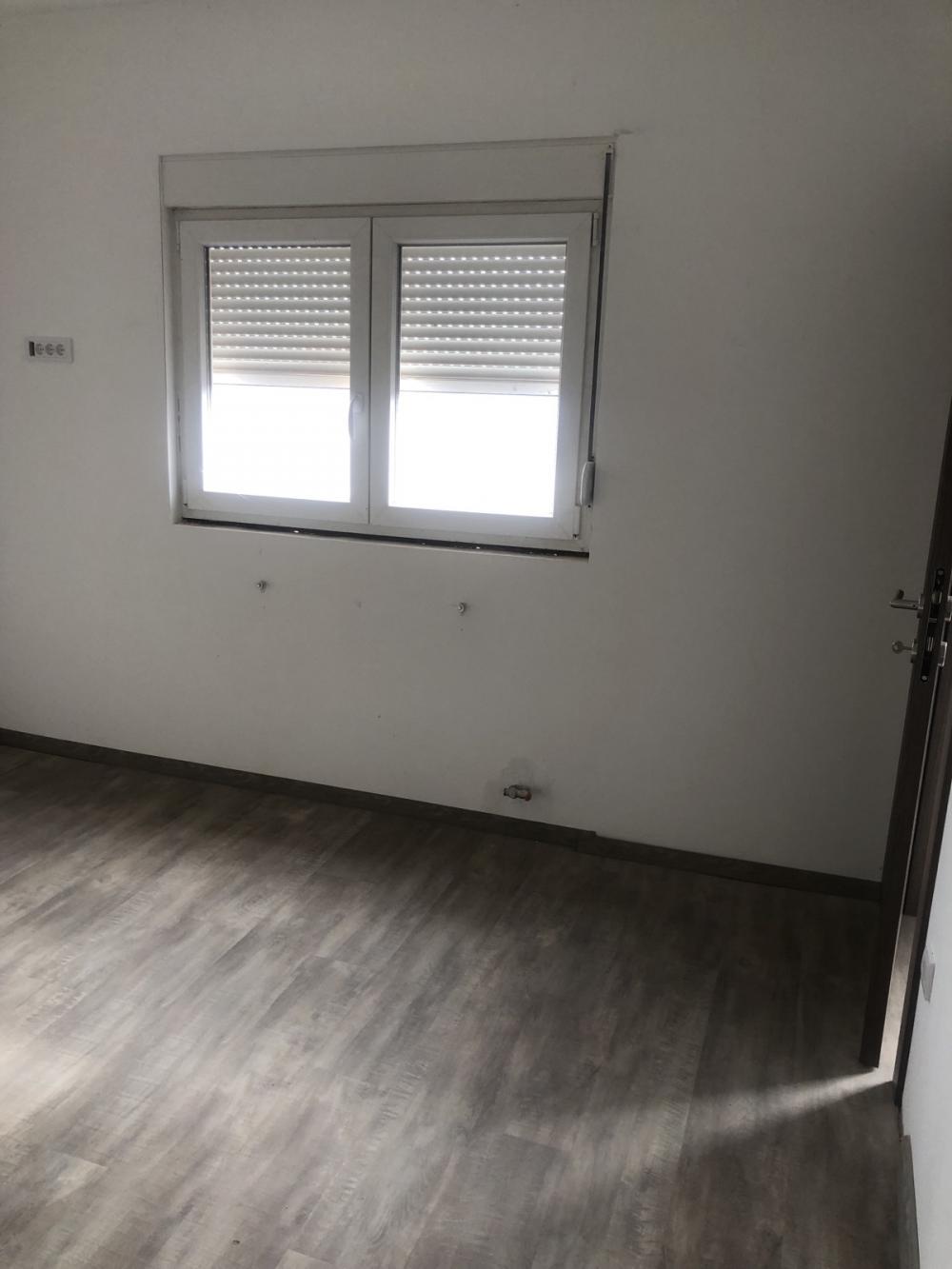 Kuća na prodaju, 225m2, 139.000€