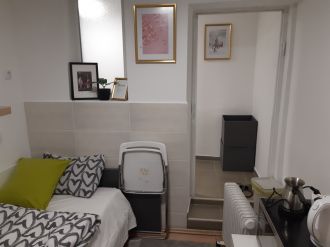 18m² 230€
Beograd, Savski Venac, Senjak, Valtazara Bogisica