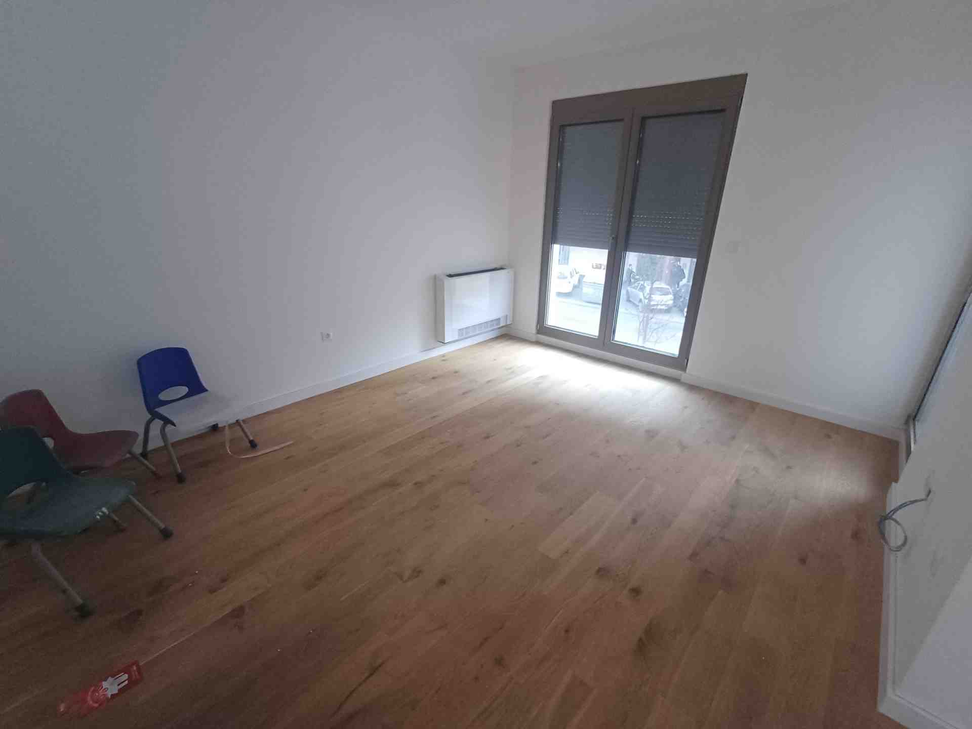 Crveni Krst,novogradnja,polunamešten,garaža ID#17524 900 €