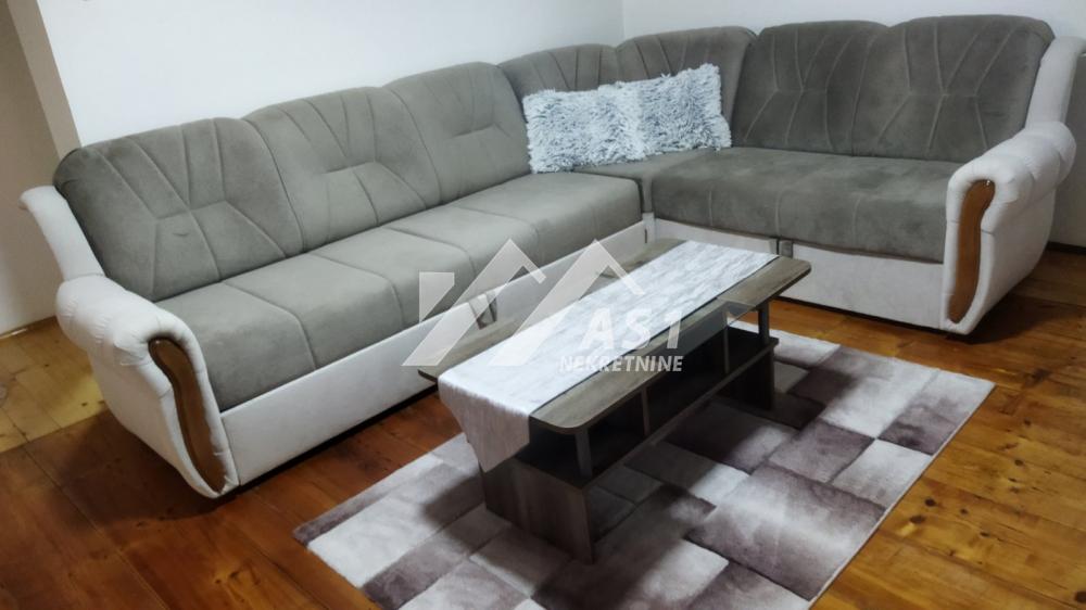 Izdajem komforan PET FRIENDLY trosoban stan - Petrovaradin!!! ID#1506 410 €