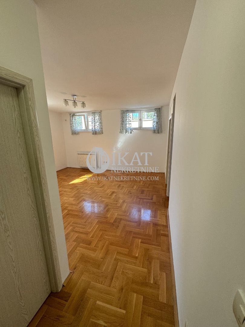 Zemun, Novi grad, 49m2 sa parkingom ID#4078 110.000 €