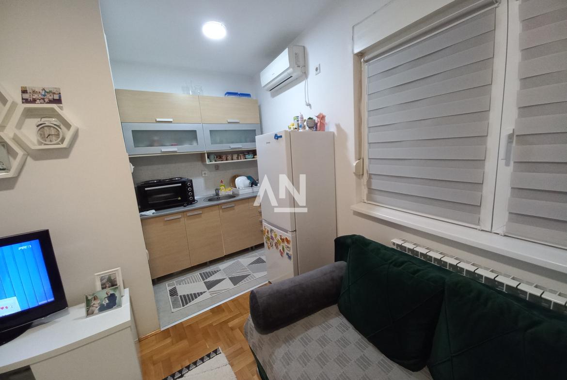 Zvezdara, Denkova bašta, Belokrajinska, 30m2 + parking mesto ID#13959 115.000 €