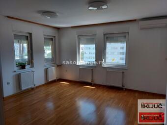 BULEVAR EVROPE, 111m2, Petosoban- Duplex