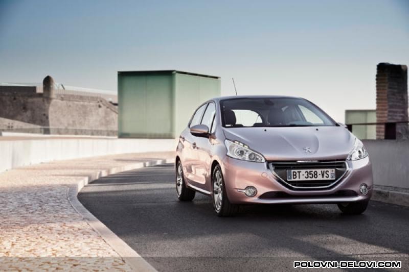 Peugeot 208 1.2 B Kompletan Auto U Delovima
