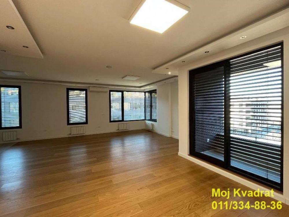 Četvorosoban stan za izdavanje, 122m2, 2.300€