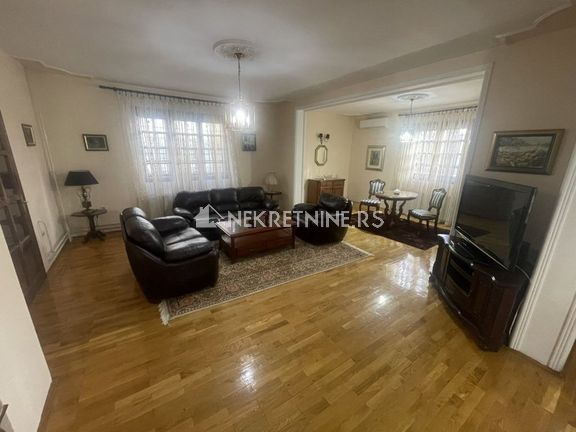 Dedinje,kuća 12ari placa,7.0,300m2,garaža id 5846-1