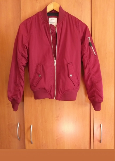 Bershka bomber jakna