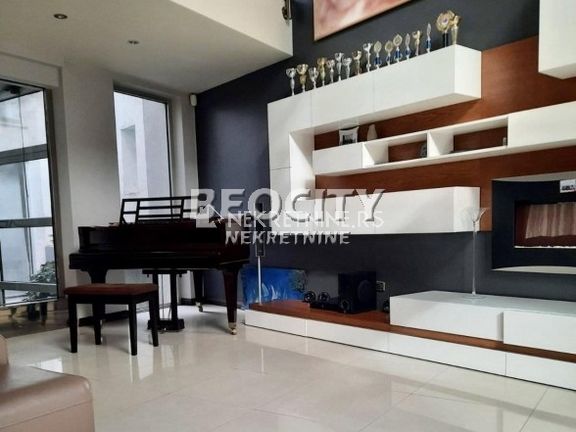 Šabac, Centar, Takovska, 5.5, 540m2, 700000EUR